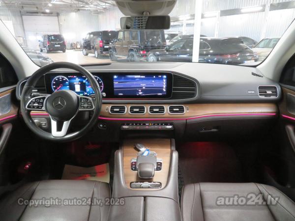 Balts Mercedes-Benz GLE-Class 2020 Tallina, ar dzinēja tilpumu 3.00 L un nobraukumu 64 tūkst. km par 51000 €, foto 3 vietnē AUTOMOTO.COM.LV