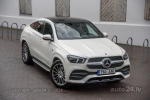 White Mercedes-Benz GLE-Class 2021 in Tallinn, with an engine capacity of 2.00 L and mileage of 133 thousand km for 66000 €, photo  on AUTOMOTO.COM.LV