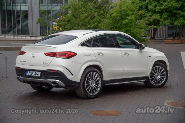 Balts Mercedes-Benz GLE-Class 2021 Tallina, ar dzinēja tilpumu 2.00 L un nobraukumu 133 tūkst. km par 66000 €, foto 3 vietnē AUTOMOTO.COM.LV