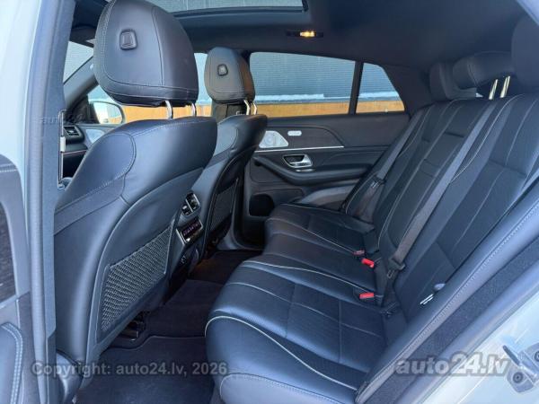 Balts Mercedes-Benz GLE-Class 2022 Tallina, ar dzinēja tilpumu 2.00 L un nobraukumu 107 tūkst. km par 64900 €, foto 10 vietnē AUTOMOTO.COM.LV