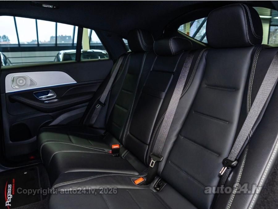 White Mercedes-Benz GLE-Class 2023 in Tallinn, with an engine capacity of 2.90 L and mileage of 8 thousand km for 105900 €, photo 16 on AUTOMOTO.COM.LV
