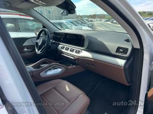 White Mercedes-Benz GLE-Class 2024 in Tallinn, with an engine capacity of 2.00 L and mileage of 0 thousand km for 49000 €, photo 5 on AUTOMOTO.COM.LV