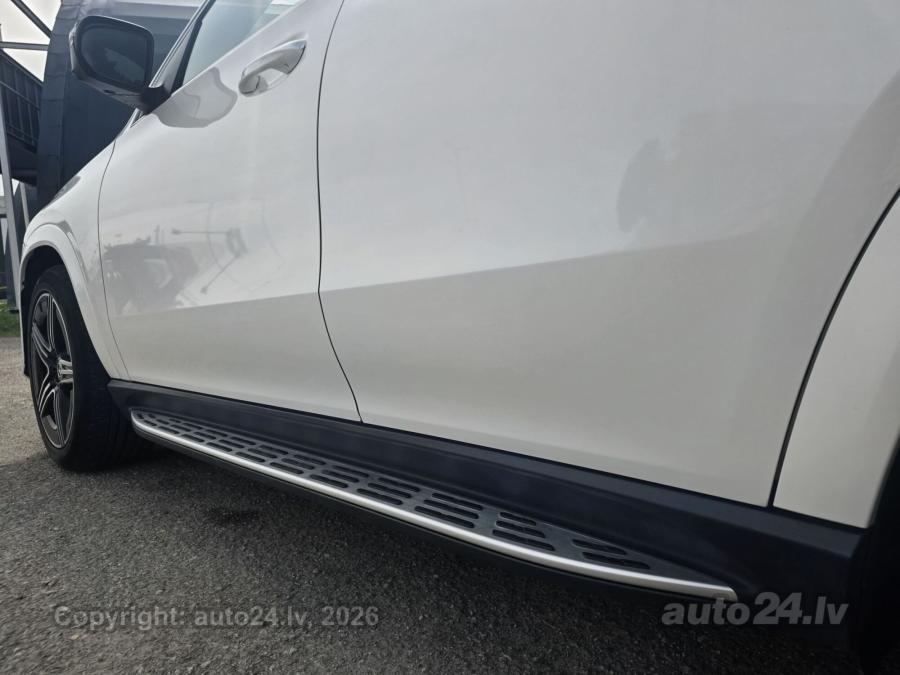 White Mercedes-Benz GLE-Class 2023 in Parnu, with an engine capacity of 2.00 L and mileage of 64 thousand km for 84900 €, photo 10 on AUTOMOTO.COM.LV