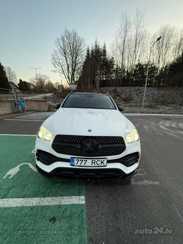 Balts Mercedes-Benz GLE-Class 2019 Tallina, ar dzinēja tilpumu 2.90 L un nobraukumu 145 tūkst. km par 48000 €, foto  vietnē AUTOMOTO.COM.LV