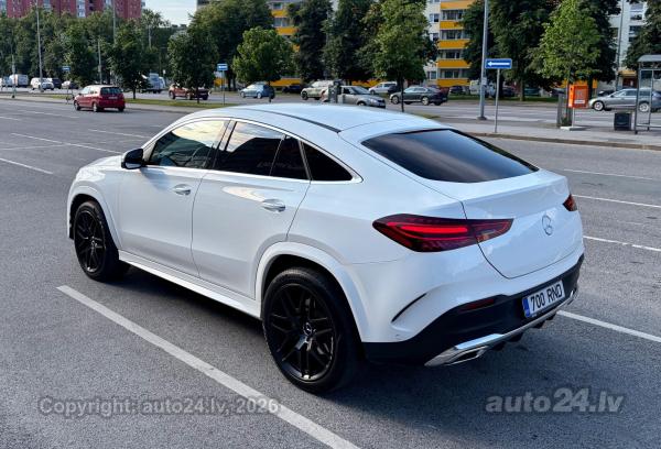 White Mercedes-Benz GLE-Class 2024 in Tallinn, with an engine capacity of 2.00 L and mileage of 38 thousand km for 83990 €, photo 4 on AUTOMOTO.COM.LV