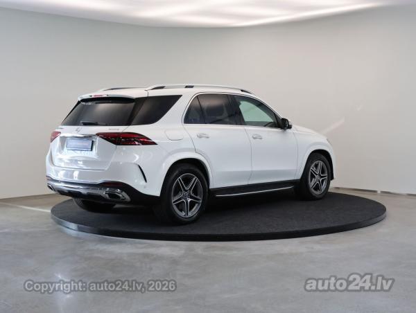 Balts Mercedes-Benz GLE-Class 2024 Tallina, ar dzinēja tilpumu 1.99 L un nobraukumu 13 tūkst. km par 79900 €, foto 4 vietnē AUTOMOTO.COM.LV
