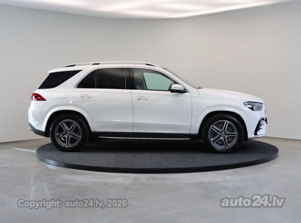 Balts Mercedes-Benz GLE-Class 2024 Tallina, ar dzinēja tilpumu 1.99 L un nobraukumu 13 tūkst. km par 79900 €, foto 7 vietnē AUTOMOTO.COM.LV