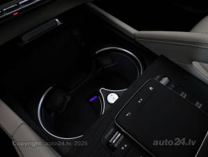 Balts Mercedes-Benz GLE-Class 2024 Tallina, ar dzinēja tilpumu 1.99 L un nobraukumu 13 tūkst. km par 79900 €, foto 26 vietnē AUTOMOTO.COM.LV