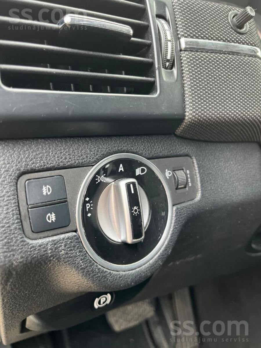 Melns Mercedes-Benz glk-200 2011 Rīga, ar dzinēja tilpumu 2.20 L un nobraukumu 305 tūkst. km par 7800 €, foto 17 vietnē AUTOMOTO.COM.LV