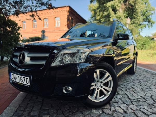 Black Mercedes-Benz glk-200 2011 in Cesis, with an engine capacity of 2.20 L and mileage of 0 thousand km for 7790 €, photo 4 on AUTOMOTO.COM.LV