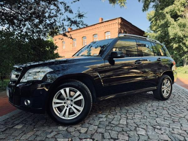 Black Mercedes-Benz glk-200 2011 in Cesis, with an engine capacity of 2.20 L and mileage of 0 thousand km for 7790 €, photo 5 on AUTOMOTO.COM.LV