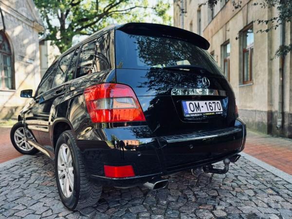 Black Mercedes-Benz glk-200 2011 in Cesis, with an engine capacity of 2.20 L and mileage of 0 thousand km for 7790 €, photo 8 on AUTOMOTO.COM.LV