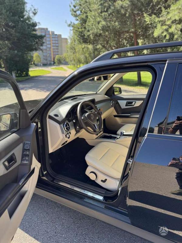 Black Mercedes-Benz glk-200 2013 in Alytus, with an engine capacity of 2.14 L and mileage of 245 thousand km for 10500 €, photo 6 on AUTOMOTO.COM.LV