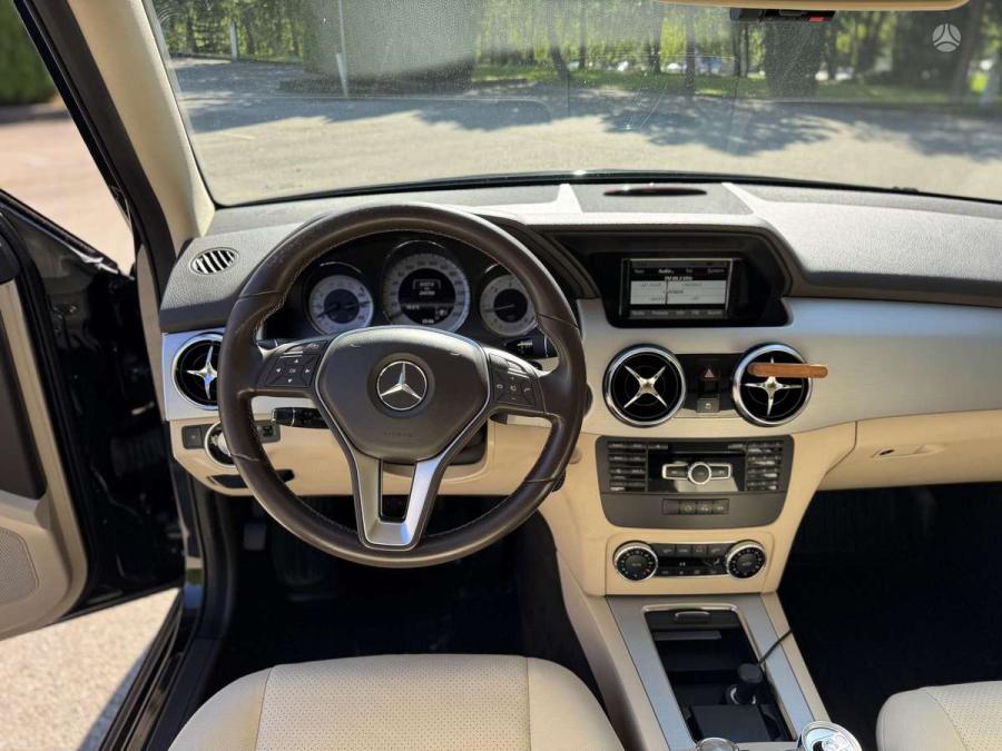 Black Mercedes-Benz glk-200 2013 in Alytus, with an engine capacity of 2.14 L and mileage of 245 thousand km for 10500 €, photo 10 on AUTOMOTO.COM.LV