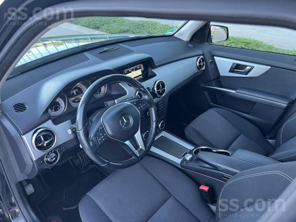 Melns Mercedes-Benz glk-200 2014 Rēzekne, ar dzinēja tilpumu 2.20 L un nobraukumu 175 tūkst. km par 12500 €, foto 6 vietnē AUTOMOTO.COM.LV
