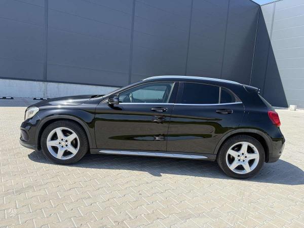 Black Mercedes-Benz glk-200 2014 in Siauliai, with an engine capacity of 2.14 L and mileage of 234 thousand km for 9900 €, photo 4 on AUTOMOTO.COM.LV