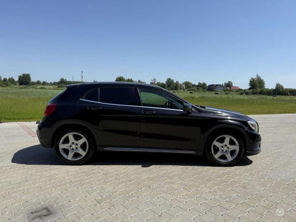 Black Mercedes-Benz glk-200 2014 in Siauliai, with an engine capacity of 2.14 L and mileage of 234 thousand km for 9900 €, photo 8 on AUTOMOTO.COM.LV