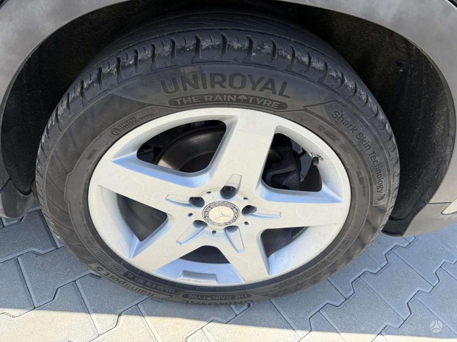 Melns Mercedes-Benz glk-200 2014 Šauļi, ar dzinēja tilpumu 2.14 L un nobraukumu 234 tūkst. km par 9900 €, foto 22 vietnē AUTOMOTO.COM.LV