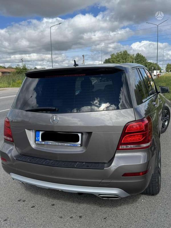 Brown Mercedes-Benz glk-200 2012 in Siauliai, with an engine capacity of 2.14 L and mileage of 213 thousand km for 10500 €, photo 5 on AUTOMOTO.COM.LV