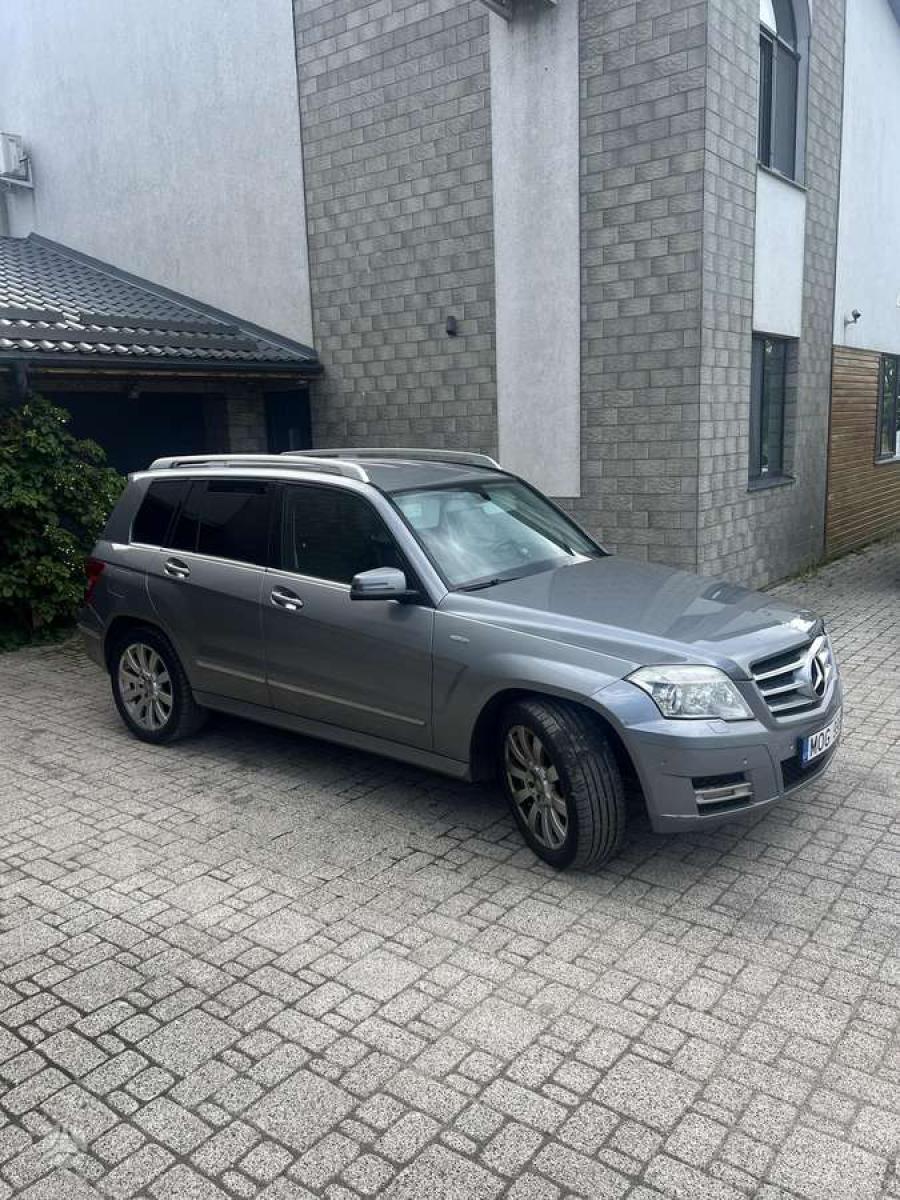 Pelēks Mercedes-Benz glk-200 2010 Kauņa, ar dzinēja tilpumu 2.14 L un nobraukumu 360 tūkst. km par 5200 €, foto 1 vietnē AUTOMOTO.COM.LV