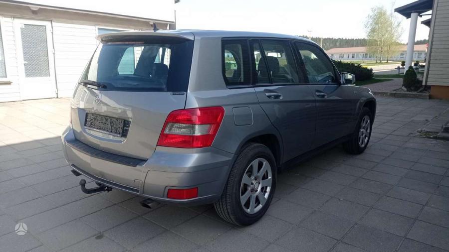 Grey Mercedes-Benz glk-200 2011 in Vilnius, with an engine capacity of 2.14 L and mileage of 245 thousand km for 7400 €, photo 4 on AUTOMOTO.COM.LV