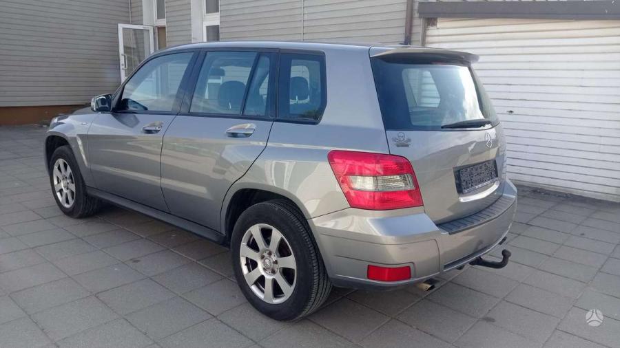 Grey Mercedes-Benz glk-200 2011 in Vilnius, with an engine capacity of 2.14 L and mileage of 245 thousand km for 7400 €, photo 6 on AUTOMOTO.COM.LV