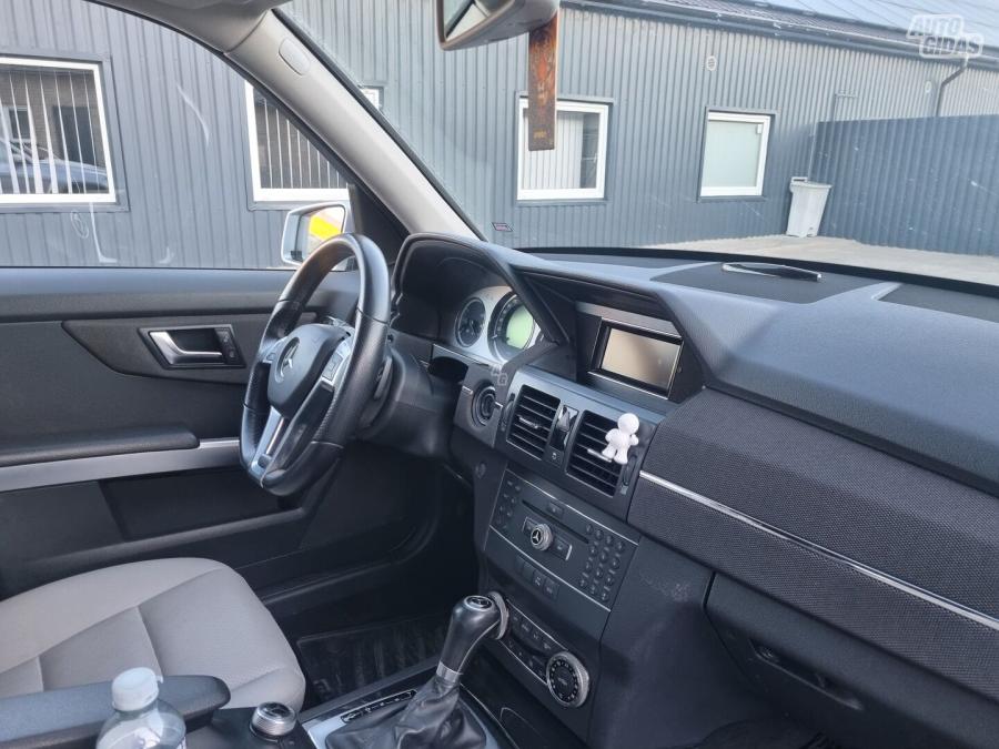 Pelēks Mercedes-Benz glk-200 2011 Tauragė, ar dzinēja tilpumu 2.10 L un nobraukumu 290 tūkst. km par 6450 €, foto 17 vietnē AUTOMOTO.COM.LV