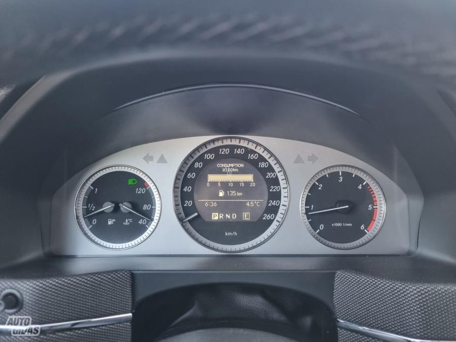 Pelēks Mercedes-Benz glk-200 2011 Tauragė, ar dzinēja tilpumu 2.10 L un nobraukumu 290 tūkst. km par 6450 €, foto 21 vietnē AUTOMOTO.COM.LV