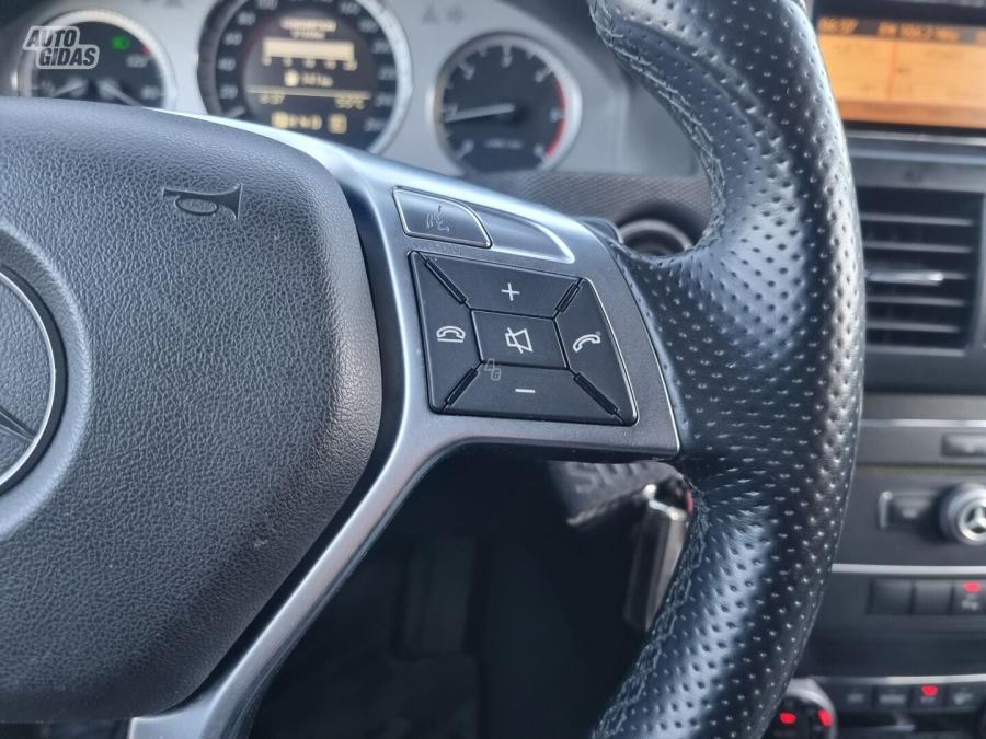 Pelēks Mercedes-Benz glk-200 2011 Tauragė, ar dzinēja tilpumu 2.10 L un nobraukumu 290 tūkst. km par 6450 €, foto 25 vietnē AUTOMOTO.COM.LV