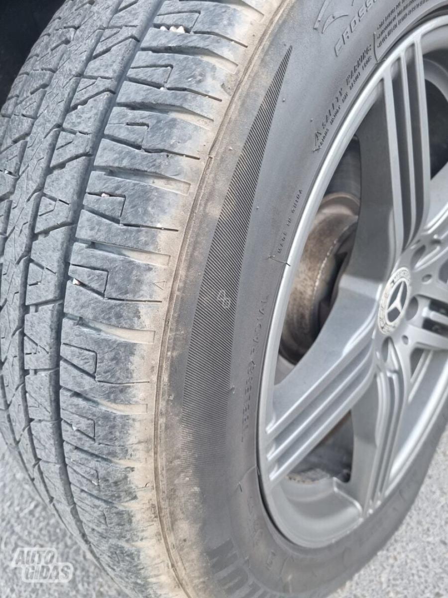 Pelēks Mercedes-Benz glk-200 2011 Tauragė, ar dzinēja tilpumu 2.10 L un nobraukumu 290 tūkst. km par 6450 €, foto 27 vietnē AUTOMOTO.COM.LV