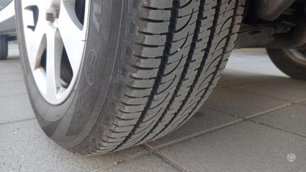 Grey Mercedes-Benz glk-200 2011 in Vilnius, with an engine capacity of 2.14 L and mileage of 245 thousand km for 7500 €, photo 7 on AUTOMOTO.COM.LV