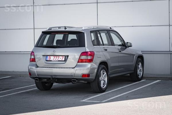 Grey Mercedes-Benz glk-200 2012 in Riga, with an engine capacity of 2.20 L and mileage of 339 thousand km for 8990 €, photo 4 on AUTOMOTO.COM.LV