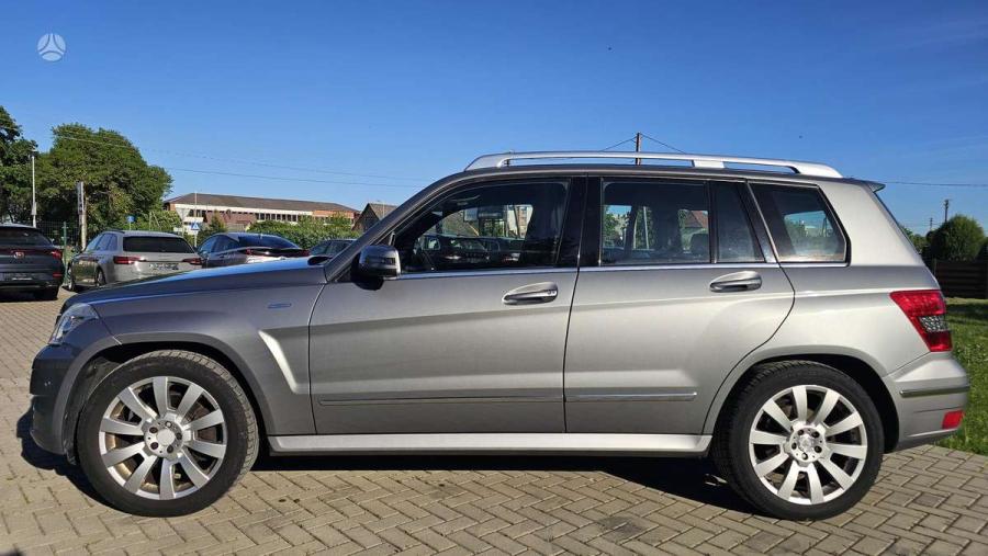 Grey Mercedes-Benz glk-200 2012 in Prienai, with an engine capacity of 2.14 L and mileage of 199 thousand km for 9599 €, photo 4 on AUTOMOTO.COM.LV