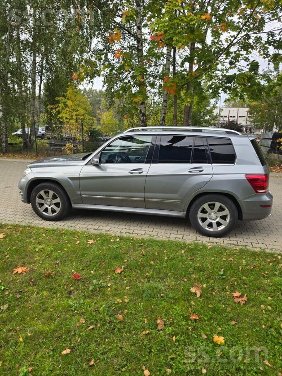 Grey Mercedes-Benz glk-200 2013 in Riga, with an engine capacity of 2.20 L and mileage of 186 thousand km for 10000 €, photo 4 on AUTOMOTO.COM.LV