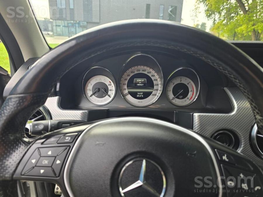 Grey Mercedes-Benz glk-200 2013 in Riga, with an engine capacity of 2.20 L and mileage of 186 thousand km for 10000 €, photo 6 on AUTOMOTO.COM.LV