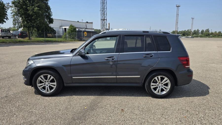 Pelēks Mercedes-Benz glk-200 2014 Marijampole, ar dzinēja tilpumu 2.10 L un nobraukumu 283 tūkst. km par 8700 €, foto 9 vietnē AUTOMOTO.COM.LV
