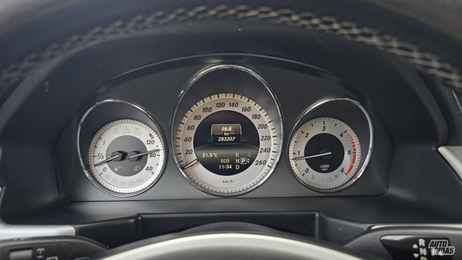 Pelēks Mercedes-Benz glk-200 2014 Marijampole, ar dzinēja tilpumu 2.10 L un nobraukumu 283 tūkst. km par 8700 €, foto 16 vietnē AUTOMOTO.COM.LV