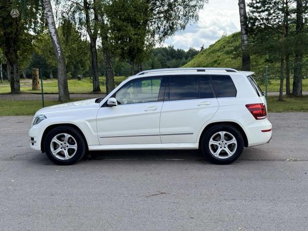White Mercedes-Benz glk-200 2012 in Taurage, with an engine capacity of 2.14 L and mileage of 250 thousand km for 7999 €, photo 4 on AUTOMOTO.COM.LV