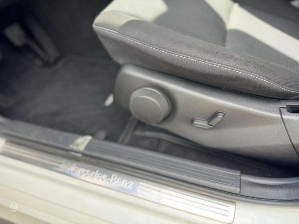 White Mercedes-Benz glk-200 2012 in Taurage, with an engine capacity of 2.14 L and mileage of 250 thousand km for 7999 €, photo 9 on AUTOMOTO.COM.LV