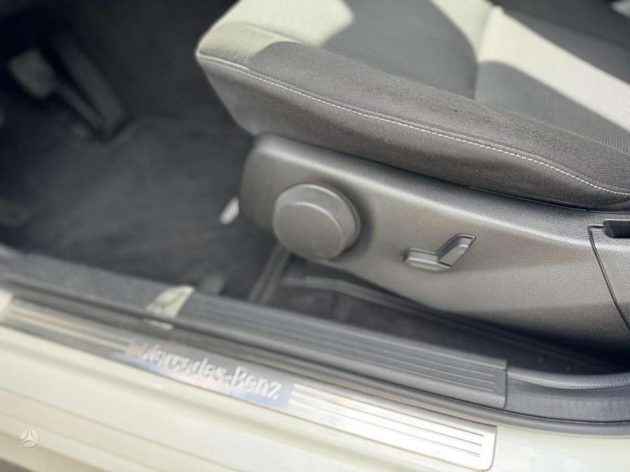 White Mercedes-Benz glk-200 2012 in Taurage, with an engine capacity of 2.14 L and mileage of 250 thousand km for 7999 €, photo 9 on AUTOMOTO.COM.LV