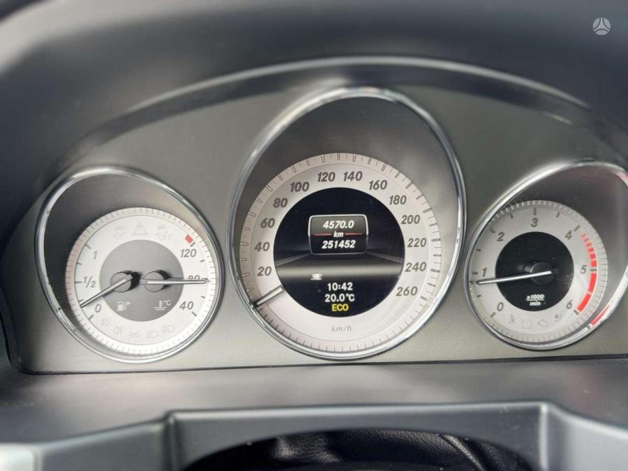 Balts Mercedes-Benz glk-200 2012 Tauragė, ar dzinēja tilpumu 2.14 L un nobraukumu 250 tūkst. km par 7500 €, foto 22 vietnē AUTOMOTO.COM.LV