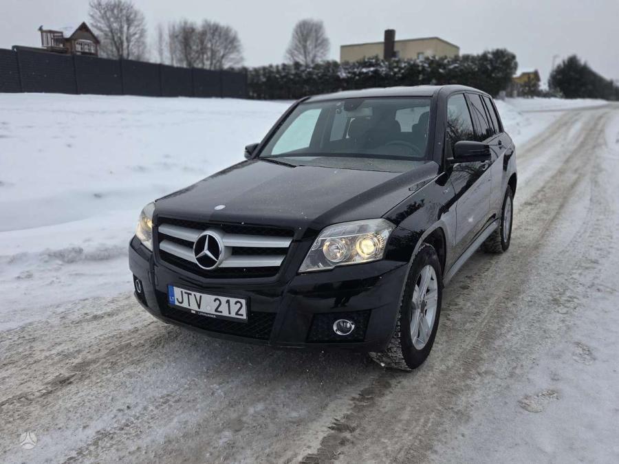 Black Mercedes-Benz GLK 220 2009 in Vilnius, with an engine capacity of 2.14 L and mileage of 210 thousand km for 5999 €, photo 1 on AUTOMOTO.COM.LV