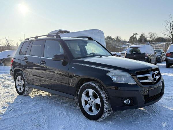 Black Mercedes-Benz GLK 220 2009 in Utena, with an engine capacity of 2.14 L and mileage of 257 thousand km for 6990 €, photo 4 on AUTOMOTO.COM.LV