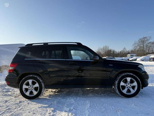 Black Mercedes-Benz GLK 220 2009 in Utena, with an engine capacity of 2.14 L and mileage of 257 thousand km for 6990 €, photo 7 on AUTOMOTO.COM.LV