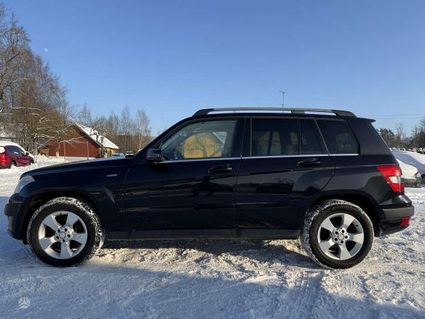 Black Mercedes-Benz GLK 220 2009 in Utena, with an engine capacity of 2.14 L and mileage of 257 thousand km for 6990 €, photo 8 on AUTOMOTO.COM.LV