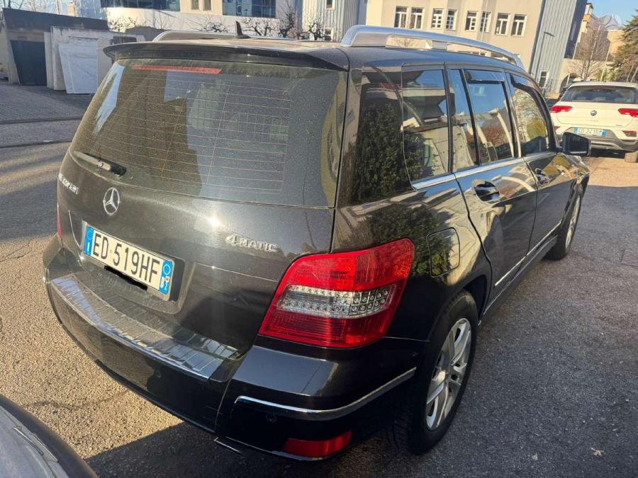 Black Mercedes-Benz GLK 220 2010 in Kaunas, with an engine capacity of 2.14 L and mileage of 219 thousand km for 4650 €, photo 4 on AUTOMOTO.COM.LV