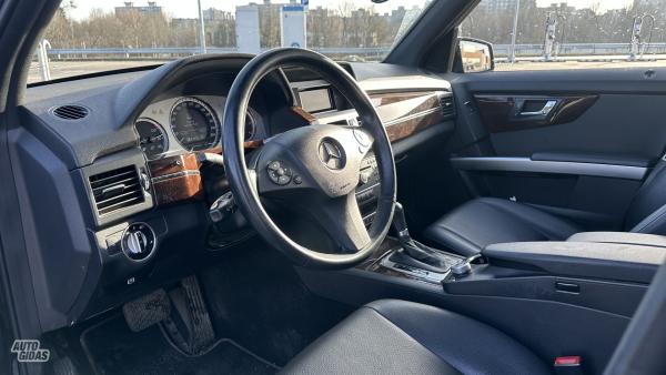 Black Mercedes-Benz GLK 220 2010 in Kaunas, with an engine capacity of 2.10 L and mileage of 170 thousand km for 9999 €, photo 7 on AUTOMOTO.COM.LV