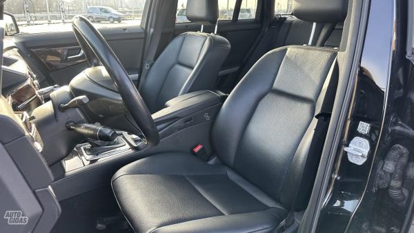 Black Mercedes-Benz GLK 220 2010 in Kaunas, with an engine capacity of 2.10 L and mileage of 170 thousand km for 9999 €, photo 8 on AUTOMOTO.COM.LV