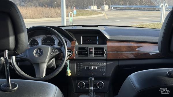Black Mercedes-Benz GLK 220 2010 in Kaunas, with an engine capacity of 2.10 L and mileage of 170 thousand km for 9999 €, photo 10 on AUTOMOTO.COM.LV