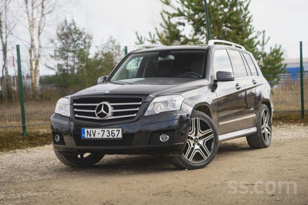 Black Mercedes-Benz GLK 220 2010 in Riga, with an engine capacity of 2.20 L and mileage of 317 thousand km for 9290 €, photo 1 on AUTOMOTO.COM.LV